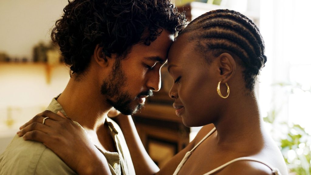 What Makes A Happy Healthy Relationship
